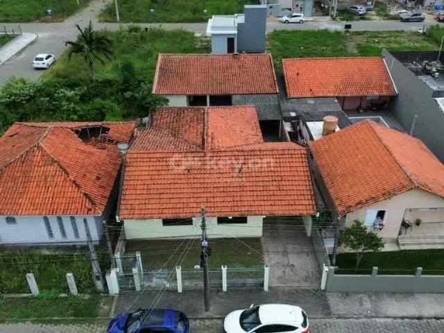 Casa / Sobrado para Venda em Tubarão/SC Passo do Gado 3 Quartos