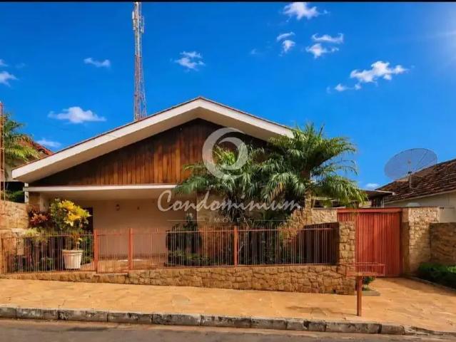 Casa / Sobrado para Venda em Uchoa/SP Centro 3 Quartos