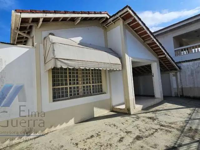 Casa / Sobrado para Venda em Ubatuba/SP Centro 4 Quartos