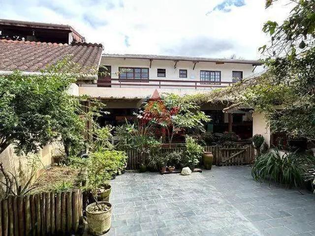 Casa / Sobrado para Venda em Ubatuba/SP Centro 4 Quartos