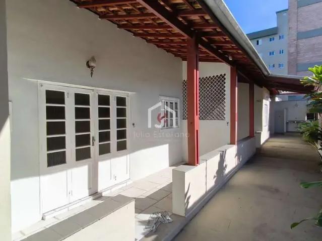 Casa / Sobrado para Venda em Ubatuba/SP Centro 5 Quartos