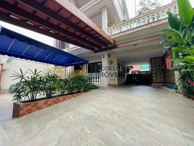 Casa / Sobrado para Venda em Ubatuba/SP Centro 6 Quartos