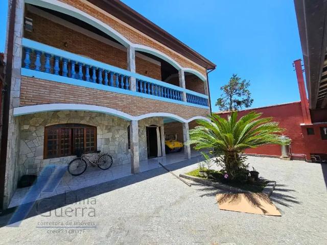 Casa / Sobrado para Venda em Ubatuba/SP Centro 6 Quartos