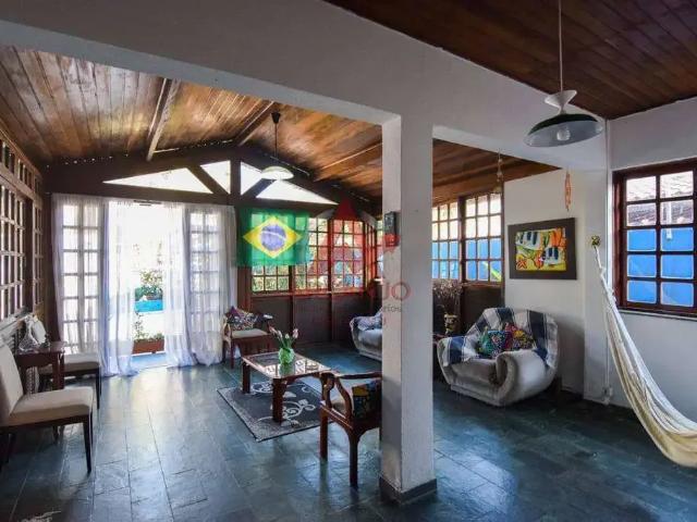 Casa / Sobrado para Venda em Ubatuba/SP Acaraú 7 Quartos