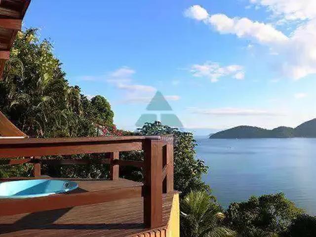 Casa / Sobrado para Venda em Ubatuba/SP Enseada 4 Quartos