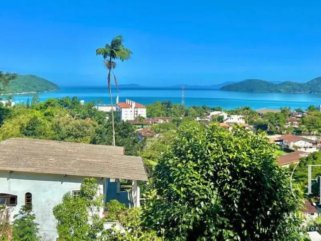 Casa / Sobrado para Venda em Ubatuba/SP Enseada 4 Quartos
