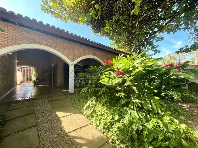 Casa / Sobrado para Venda em Ubatuba/SP Enseada 4 Quartos