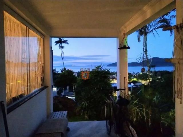 Casa / Sobrado para Venda em Ubatuba/SP Enseada 4 Quartos