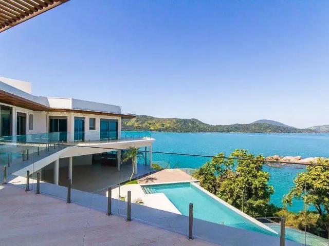 Casa / Sobrado para Venda em Ubatuba/SP Enseada 10 Quartos