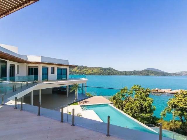 Casa / Sobrado para Venda em Ubatuba/SP Enseada 10 Quartos