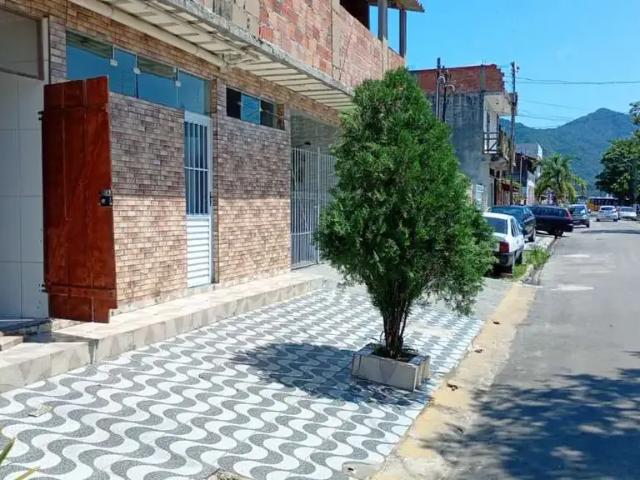 Casa / Sobrado para Venda em Ubatuba/SP Estufa I 6 Quartos
