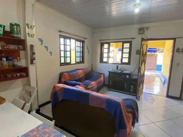 Casa / Sobrado para Venda em Ubatuba/SP Estufa II 3 Quartos
