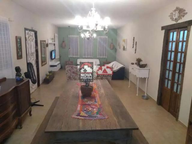 Casa / Sobrado para Venda em Ubatuba/SP Folha Seca 3 Quartos