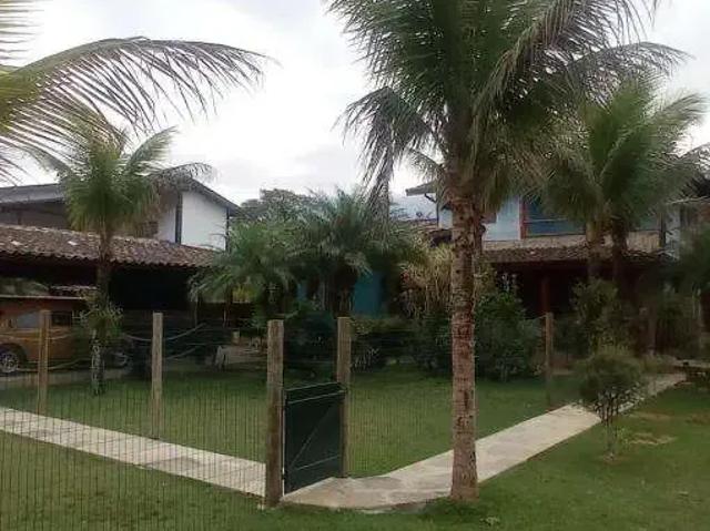 Casa / Sobrado para Venda em Ubatuba/SP Folha Seca 3 Quartos