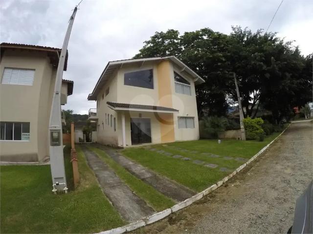 Casa / Sobrado para Venda em Ubatuba/SP Horto Florestal 3 Quartos