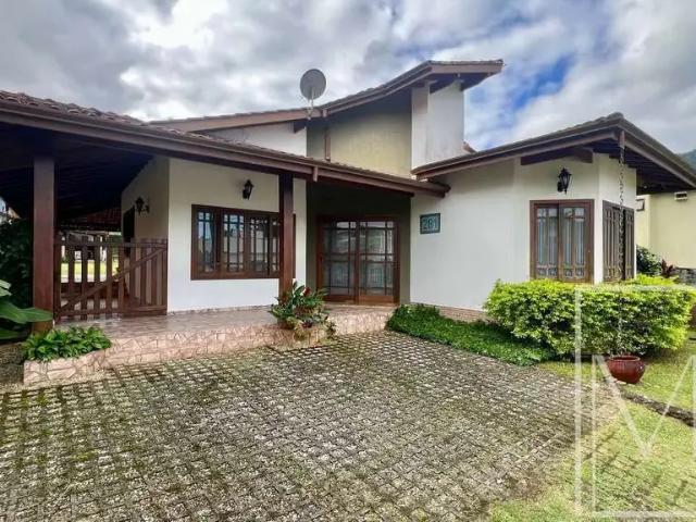 Casa / Sobrado para Venda em Ubatuba/SP Horto Florestal 4 Quartos