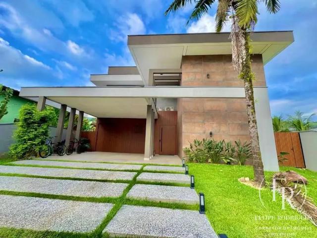 Casa / Sobrado para Venda em Ubatuba/SP Horto Florestal 4 Quartos