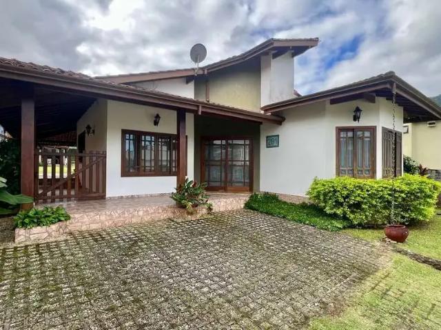 Casa / Sobrado para Venda em Ubatuba/SP Horto Florestal 4 Quartos