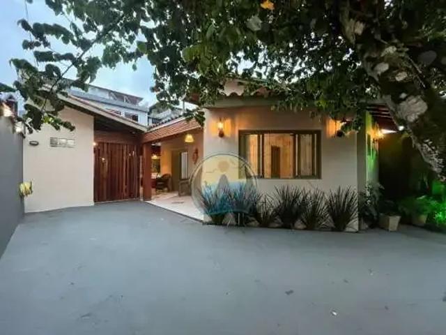 Casa / Sobrado para Venda em Ubatuba/SP Itaguá 3 Quartos