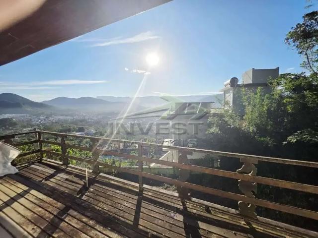 Casa / Sobrado para Venda em Ubatuba/SP Itaguá 4 Quartos