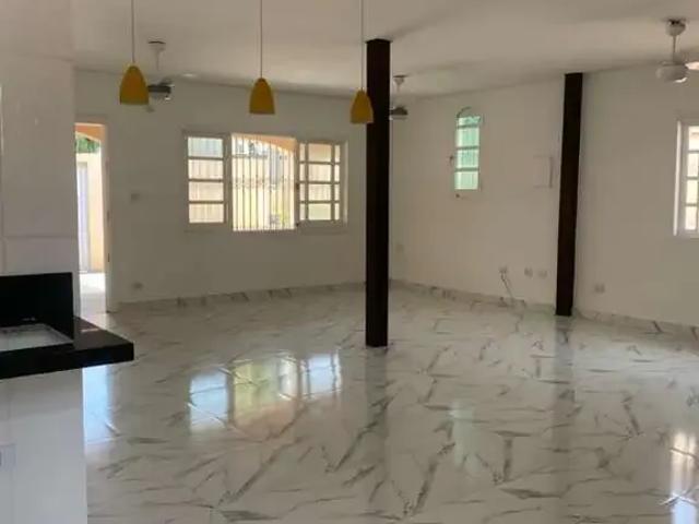 Casa / Sobrado para Venda em Ubatuba/SP Itaguá 4 Quartos