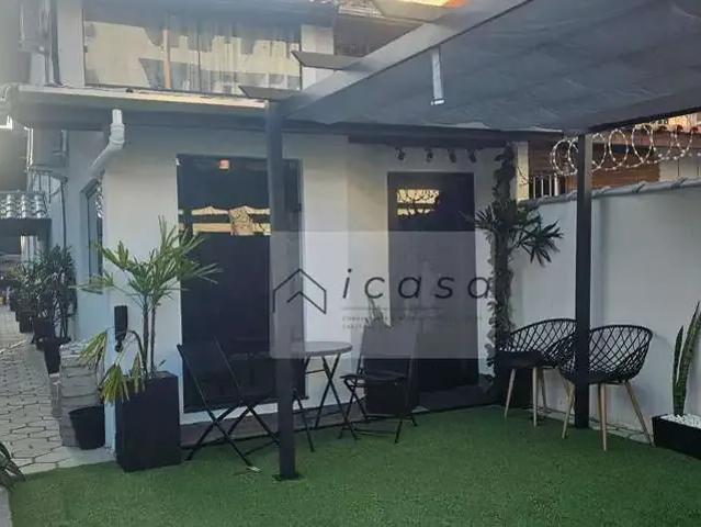 Casa / Sobrado para Venda em Ubatuba/SP Itaguá 4 Quartos