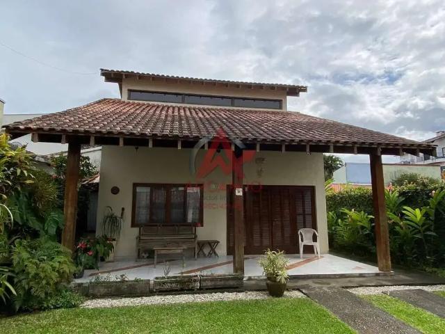 Casa / Sobrado para Venda em Ubatuba/SP Itaguá 5 Quartos