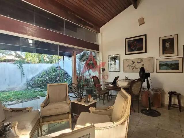 Casa / Sobrado para Venda em Ubatuba/SP Itaguá 5 Quartos