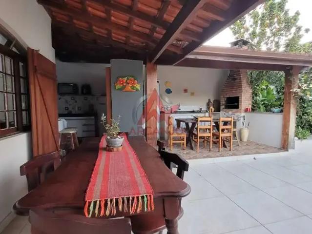 Casa / Sobrado para Venda em Ubatuba/SP Itaguá 6 Quartos