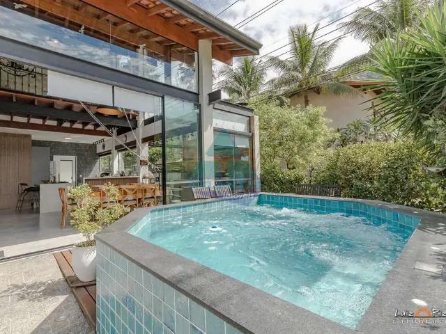 Casa / Sobrado para Venda em Ubatuba/SP Jardim Pedra Verde 4 Quartos