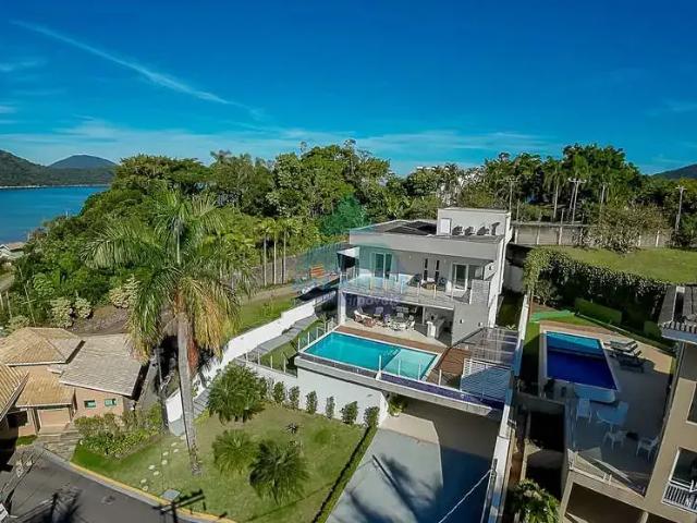 Casa / Sobrado para Venda em Ubatuba/SP Santa Rita 4 Quartos