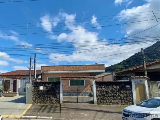 Casa / Sobrado para Venda em Ubatuba/SP Silop 3 Quartos