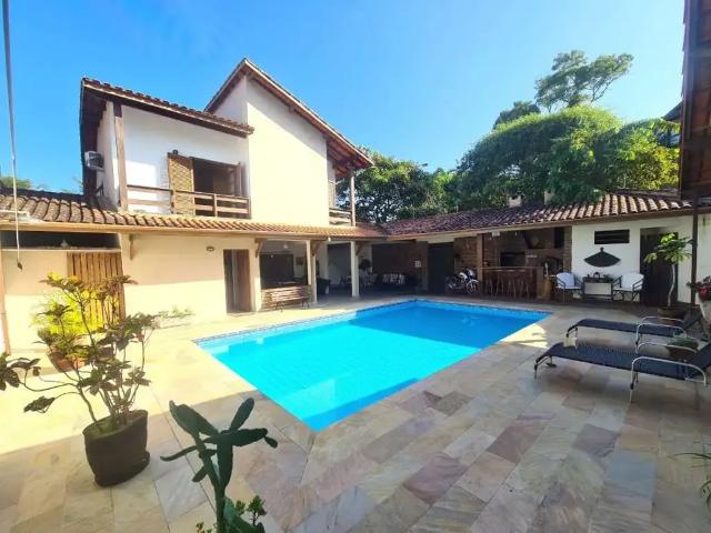 Casa / Sobrado para Venda em Ubatuba/SP Parque Vivamar 6 Quartos