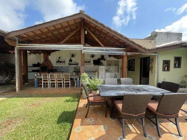 Casa / Sobrado para Venda em Ubatuba/SP Parque Vivamar 8 Quartos