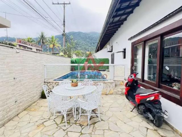 Casa / Sobrado para Venda em Ubatuba/SP Perequê Açu 3 Quartos