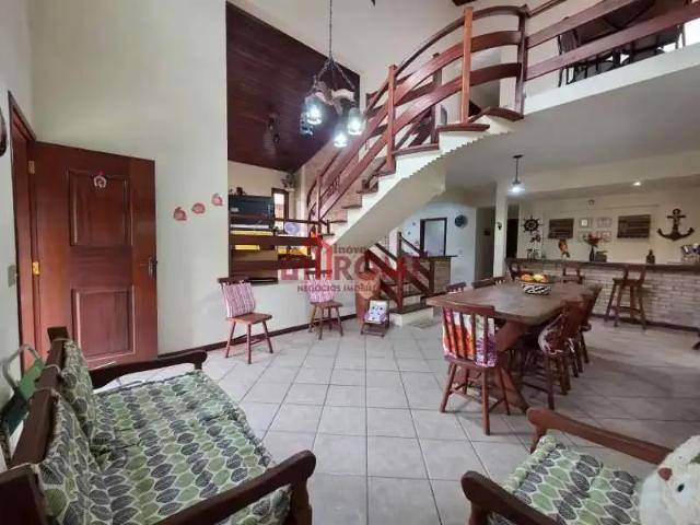 Casa / Sobrado para Venda em Ubatuba/SP Praia Grande 4 Quartos