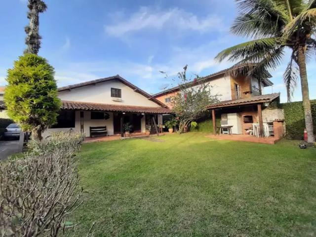 Casa / Sobrado para Venda em Ubatuba/SP Praia Grande 4 Quartos