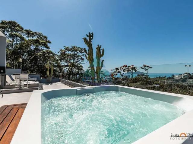 Casa / Sobrado para Venda em Ubatuba/SP Praia do Pulso 4 Quartos