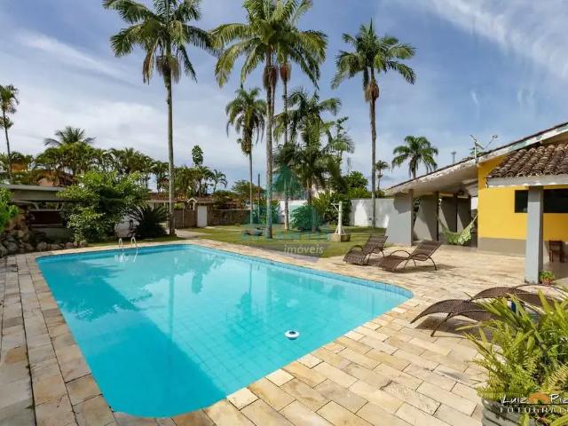 Casa / Sobrado para Venda em Ubatuba/SP Praia da Lagoinha 4 Quartos