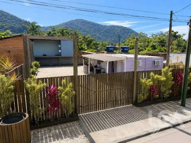 Casa / Sobrado para Venda em Ubatuba/SP Praia da Lagoinha 4 Quartos