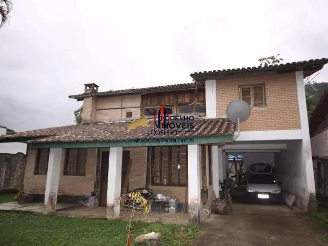 Casa / Sobrado para Venda em Ubatuba/SP Ressaca 4 Quartos