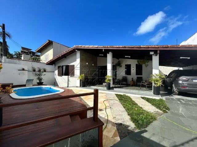 Casa / Sobrado para Venda em Ubatuba/SP Toninhas 4 Quartos