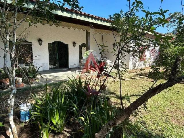 Casa / Sobrado para Venda em Ubatuba/SP Toninhas 4 Quartos