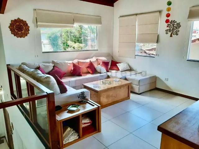 Casa / Sobrado para Venda em Ubatuba/SP Toninhas 4 Quartos