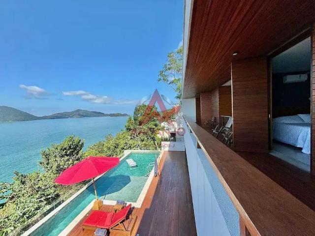 Casa / Sobrado para Venda em Ubatuba/SP Toninhas 5 Quartos