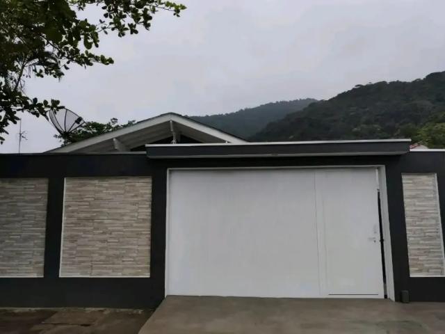 Casa / Sobrado para Venda em Ubatuba/SP Toninhas 5 Quartos