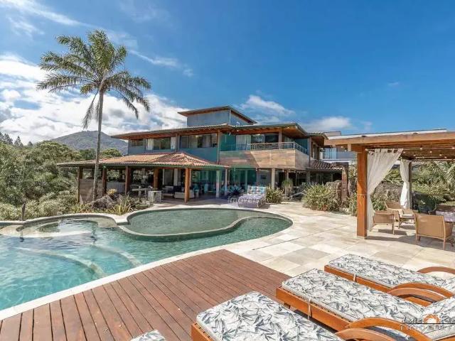 Casa / Sobrado para Venda em Ubatuba/SP Toninhas 6 Quartos
