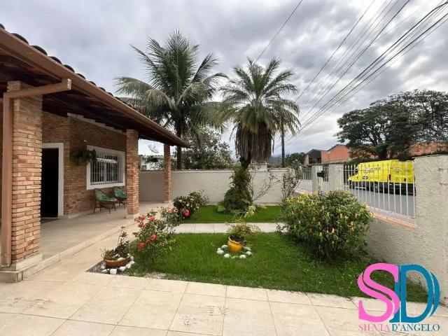 Casa / Sobrado para Venda em Ubatuba/SP Umuarama 3 Quartos
