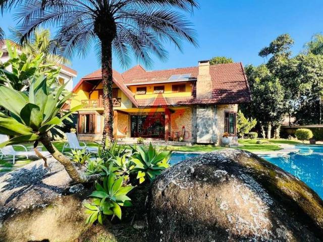 Casa / Sobrado para Venda em Ubatuba/SP Umuarama 4 Quartos