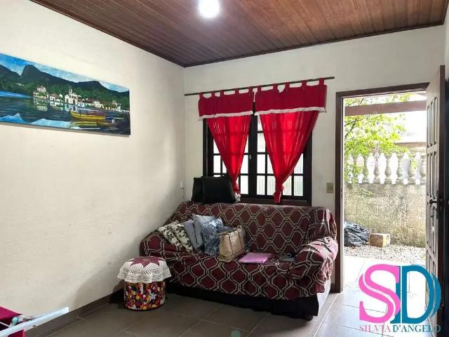 Casa / Sobrado para Venda em Ubatuba/SP Umuarama 4 Quartos